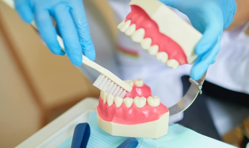 How to Clean Between Your Teeth for Better Oral Health
